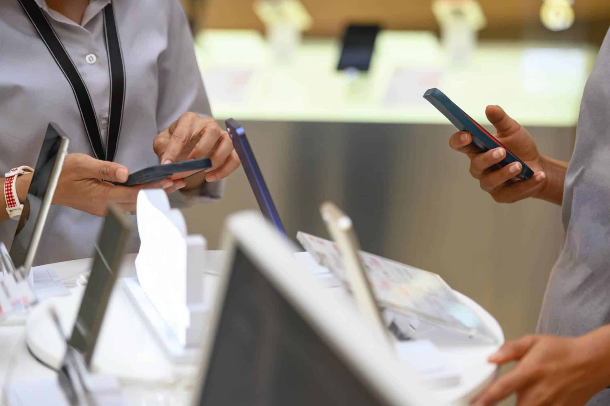 Trade-In vs. Selling: What's the Best Value for Your Old Phone? - Cpdclub